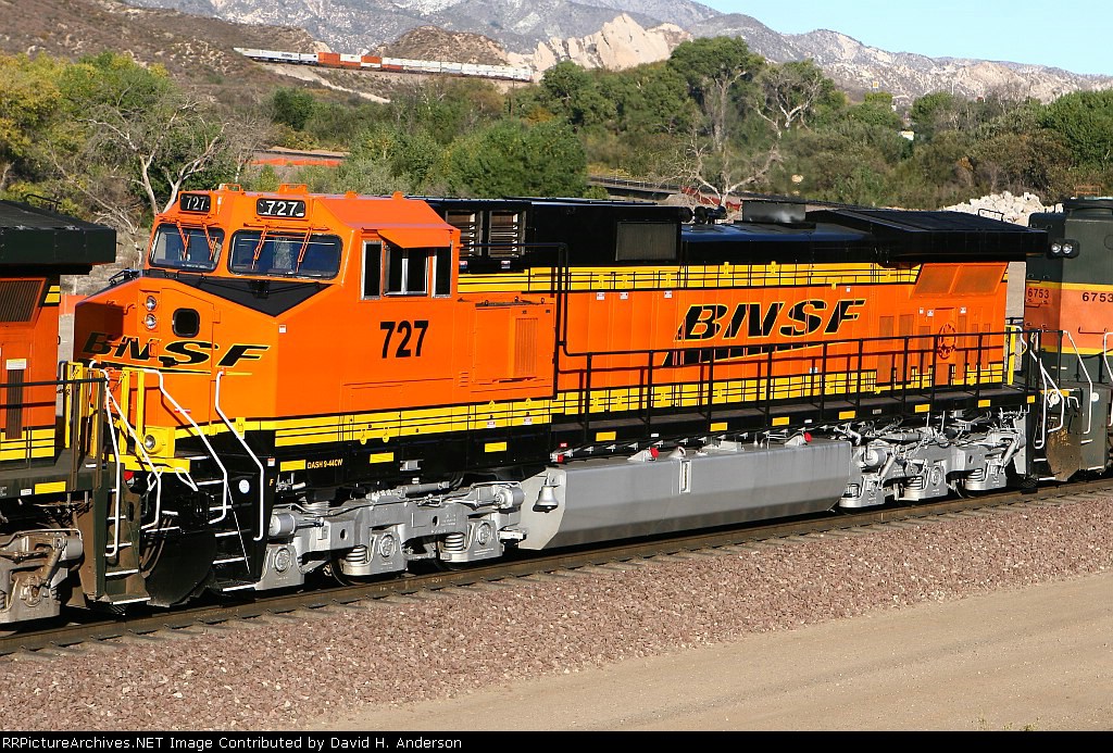 BNSF 727